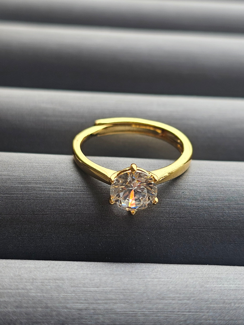 18K Gold Engagement Ring – Detaileddressup